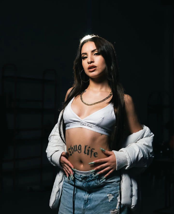 Flor Gómez; "Una artista popular en crecimiento", que cautiva al público en redes sociales ...